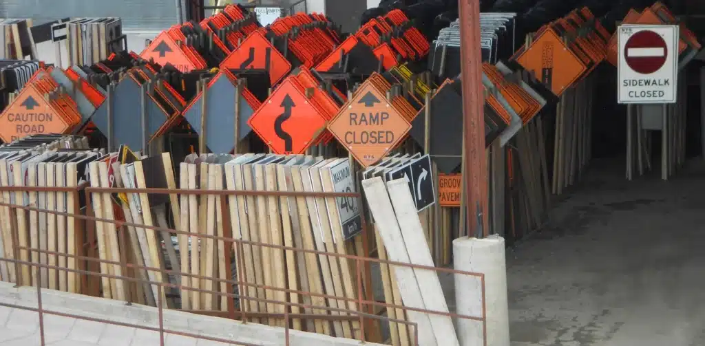 Ottawa Road Closure Sign Rentals vs Purchase: Complete Cost Guide - ARX ...